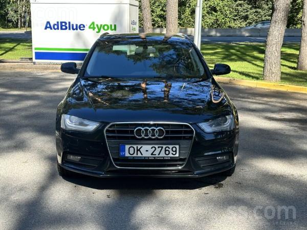 Audi A4 2012 in Riga on AUTOMOTO.COM.LV Black Audi A4 2012 in Riga, with an engine capacity of 2.00 L and mileage of 269 thousand km for 6890 €, photo 4 on AUTOMOTO.COM.LV