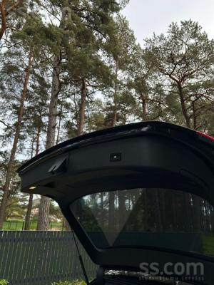 Black Audi A4 2012 in Riga, with an engine capacity of 3.00 L and mileage of 345 thousand km for 7799 €, photo 5 on AUTOMOTO.COM.LV