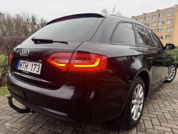 Melns Audi A4 2013 Kauņa, ar dzinēja tilpumu 1.97 L un nobraukumu 338 tūkst. km par 6000 €, foto 3 vietnē AUTOMOTO.COM.LV