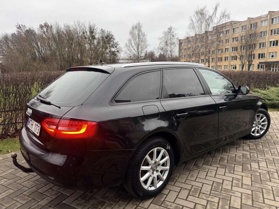 Black Audi A4 2013 in Kaunas, with an engine capacity of 1.97 L and mileage of 338 thousand km for 6000 €, photo 22 on AUTOMOTO.COM.LV