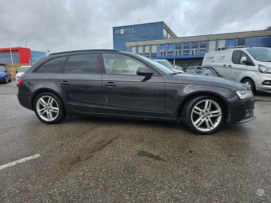 Black Audi A4 2013 in Kaunas, with an engine capacity of 1.97 L and mileage of 251 thousand km for 7350 €, photo 15 on AUTOMOTO.COM.LV