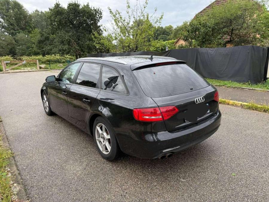 Black Audi A4 2013 in Ukmerge, with an engine capacity of 1.97 L and mileage of 355 thousand km for 5300 €, photo 2 on AUTOMOTO.COM.LV
