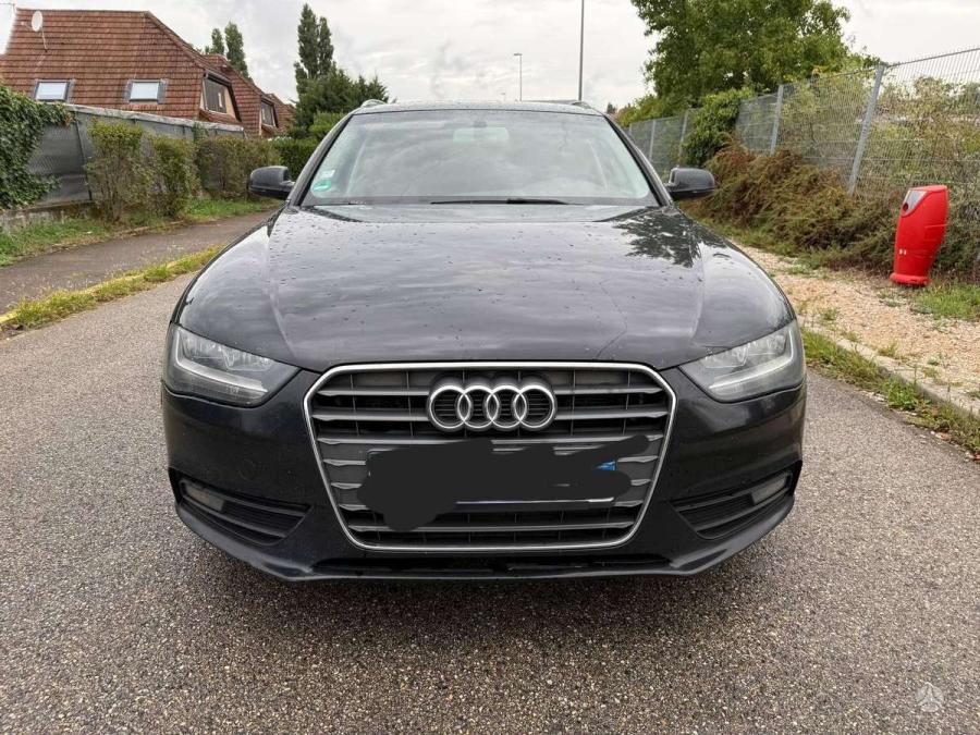 Black Audi A4 2013 in Ukmerge, with an engine capacity of 1.97 L and mileage of 355 thousand km for 5300 €, photo 6 on AUTOMOTO.COM.LV