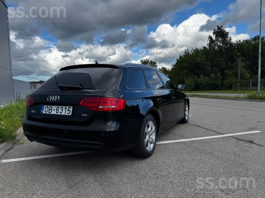 Black Audi A4 2013 in Daugavpils, with an engine capacity of 2.00 L and mileage of 249 thousand km for 8700 €, photo 3 on AUTOMOTO.COM.LV