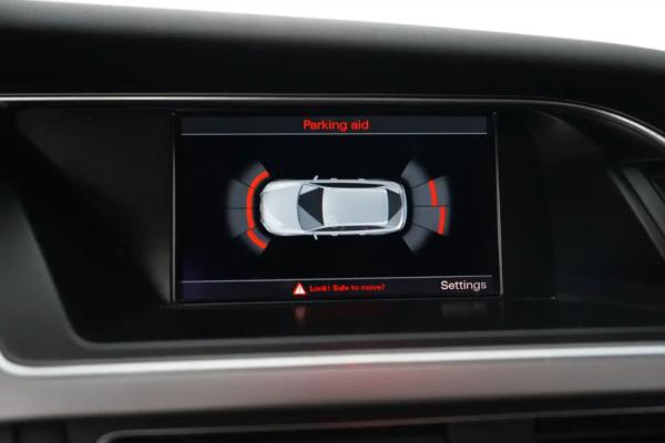 Black Audi A4 2013 in Kaunas, with an engine capacity of 2.00 L and mileage of 340 thousand km for 6250 €, photo 7 on AUTOMOTO.COM.LV