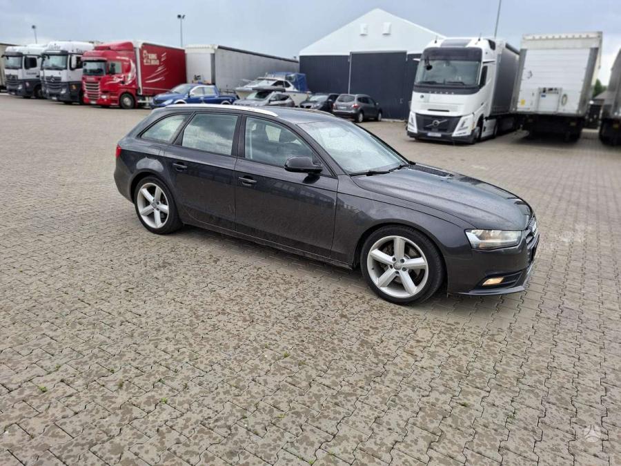 Black Audi A4 2013 in Kaunas, with an engine capacity of 1.97 L and mileage of 340 thousand km for 6350 €, photo 11 on AUTOMOTO.COM.LV