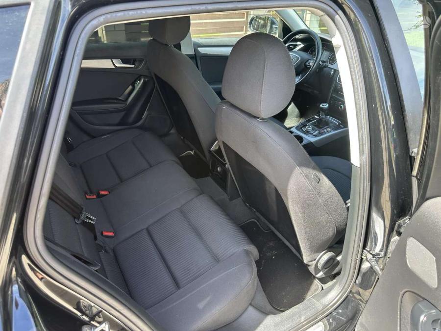 Black Audi A4 2013 in Siauliai, with an engine capacity of 2.00 L and mileage of 290 thousand km for 6350 €, photo 22 on AUTOMOTO.COM.LV