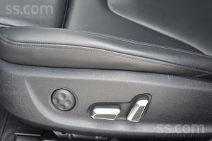 Black Audi A4 2013 in Riga, with an engine capacity of 2.00 L and mileage of 230 thousand km for 10950 €, photo 11 on AUTOMOTO.COM.LV
