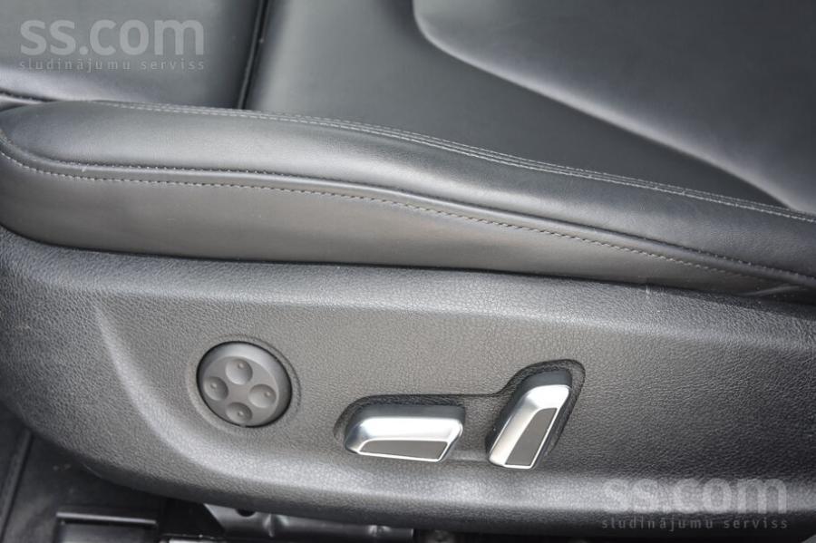 Black Audi A4 2013 in Riga, with an engine capacity of 2.00 L and mileage of 230 thousand km for 10950 €, photo 11 on AUTOMOTO.COM.LV