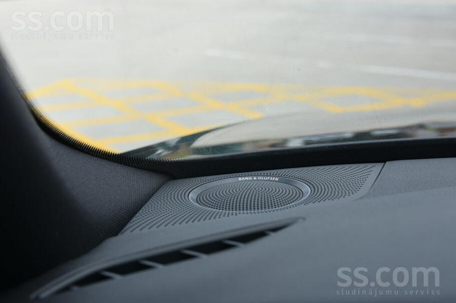 Black Audi A4 2013 in Riga, with an engine capacity of 2.00 L and mileage of 230 thousand km for 10950 €, photo 22 on AUTOMOTO.COM.LV