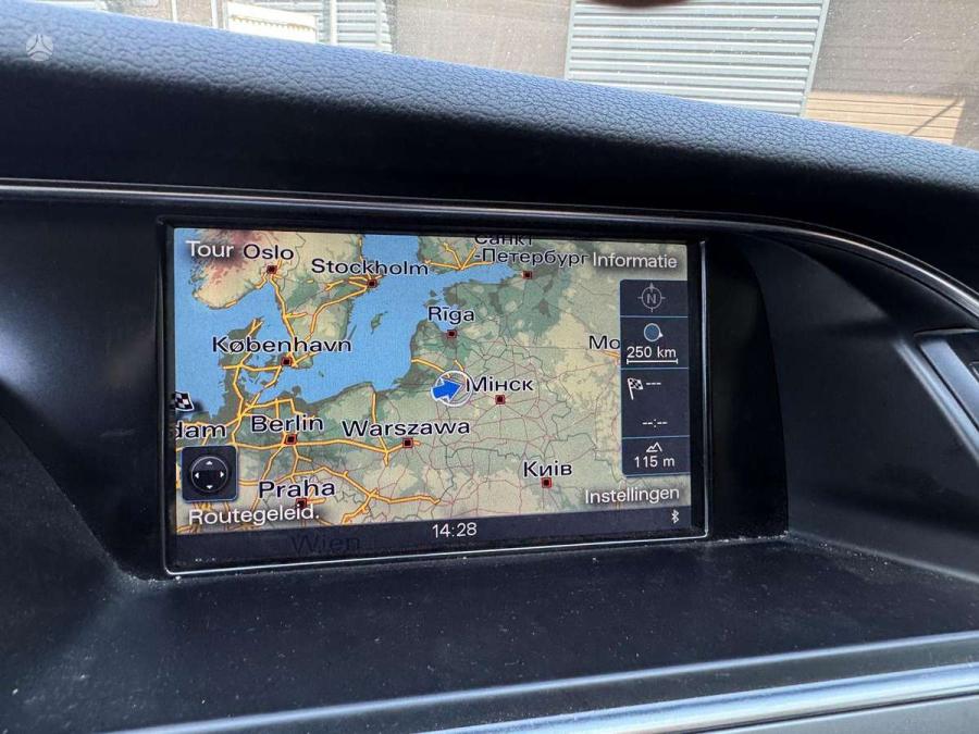 Black Audi A4 2013 in Alytus, with an engine capacity of 2.00 L and mileage of 286 thousand km for 5850 €, photo 14 on AUTOMOTO.COM.LV