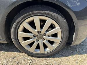Black Audi A4 2013 in Alytus, with an engine capacity of 2.00 L and mileage of 286 thousand km for 5850 €, photo 19 on AUTOMOTO.COM.LV