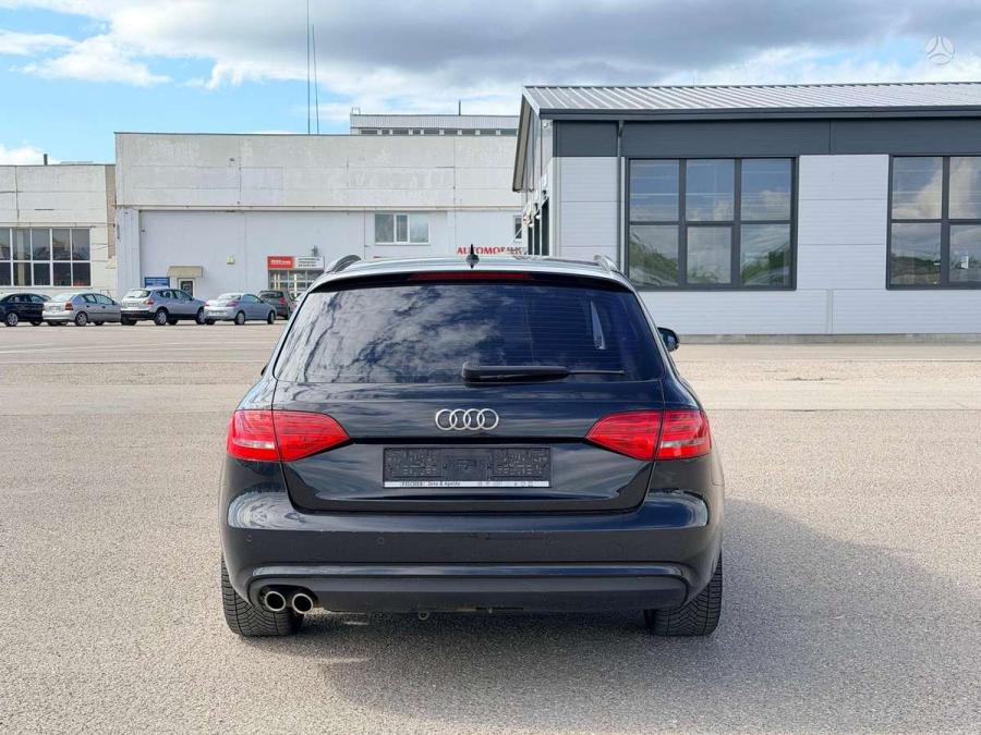 Melns Audi A4 2013 Panevēža, ar dzinēja tilpumu 1.97 L un nobraukumu 296 tūkst. km par 5700 €, foto 9 vietnē AUTOMOTO.COM.LV