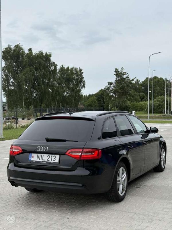 Black Audi A4 2013 in Utena, with an engine capacity of 1.97 L and mileage of 337 thousand km for 6600 €, photo 4 on AUTOMOTO.COM.LV