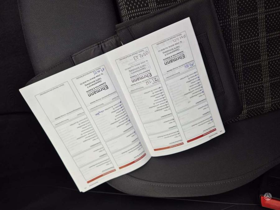 Black Audi A4 2013 in Marijampole, with an engine capacity of 2.97 L and mileage of 200 thousand km for 10000 €, photo 32 on AUTOMOTO.COM.LV