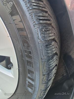 Black Audi A4 2013 in Viljandi, with an engine capacity of 3.00 L and mileage of 234 thousand km for 10999 €, photo 19 on AUTOMOTO.COM.LV