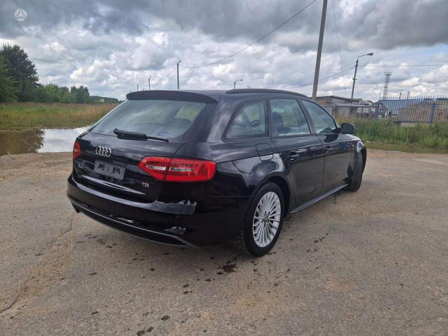 Melns Audi A4 2013 Panevēža, ar dzinēja tilpumu 2.00 L un nobraukumu 260 tūkst. km par 6590 €, foto 10 vietnē AUTOMOTO.COM.LV