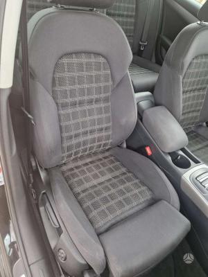 Melns Audi A4 2013 Panevēža, ar dzinēja tilpumu 2.00 L un nobraukumu 260 tūkst. km par 6590 €, foto 17 vietnē AUTOMOTO.COM.LV
