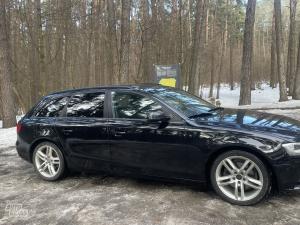 Black Audi A4 2013 in Kaunas, with an engine capacity of 2.00 L and mileage of 232 thousand km for 7900 €, photo 5 on AUTOMOTO.COM.LV