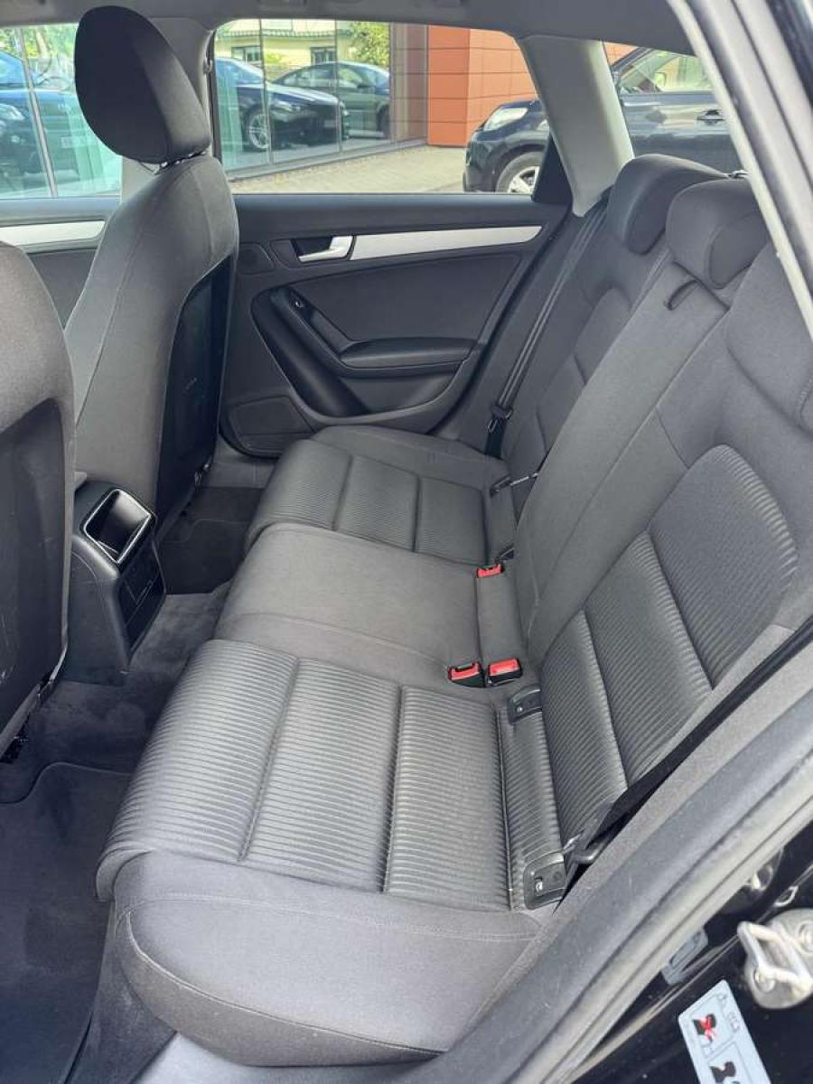 Black Audi A4 2013 in Utena, with an engine capacity of 1.97 L and mileage of 263 thousand km for 6450 €, photo 18 on AUTOMOTO.COM.LV