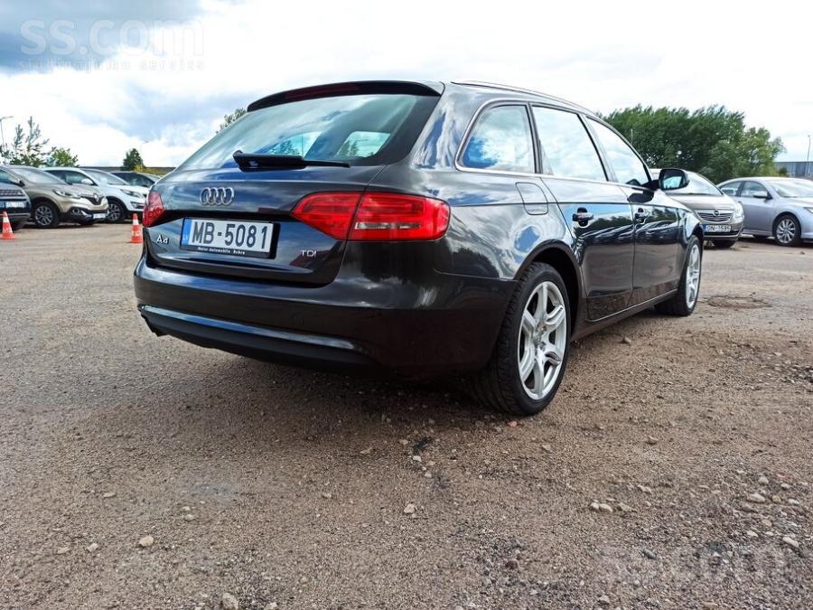Melns Audi A4 2013 Daugavpils, ar dzinēja tilpumu 2.00 L un nobraukumu 0 tūkst. km par 7400 €, foto 8 vietnē AUTOMOTO.COM.LV