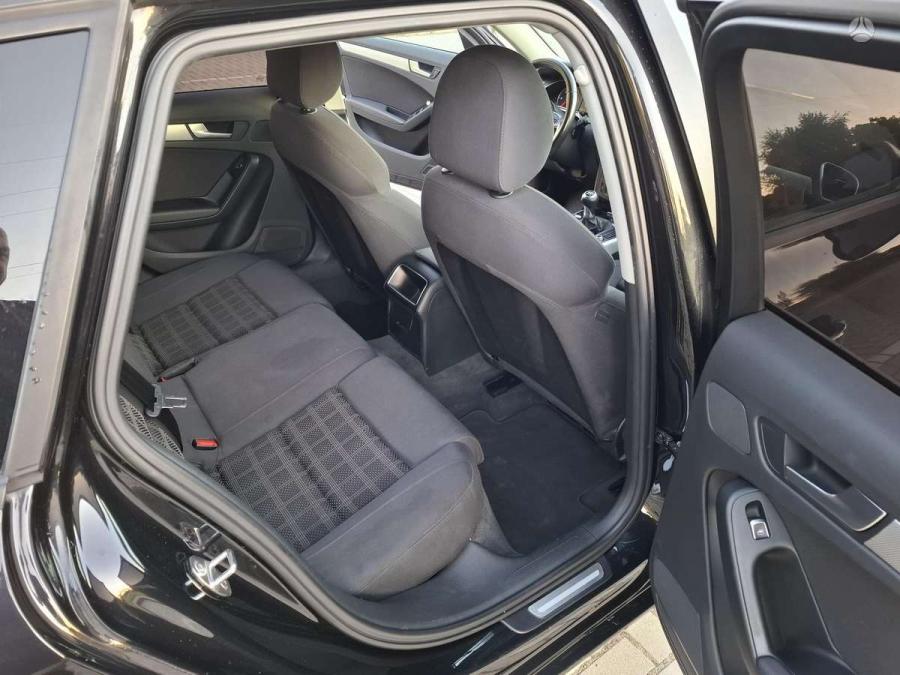 Melns Audi A4 2013 Klaipėda, ar dzinēja tilpumu 1.97 L un nobraukumu 238 tūkst. km par 6000 €, foto 11 vietnē AUTOMOTO.COM.LV
