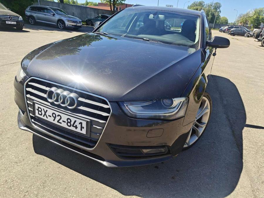 Melns Audi A4 2013 Klaipėda, ar dzinēja tilpumu 2.97 L un nobraukumu 265 tūkst. km par 5150 €, foto 10 vietnē AUTOMOTO.COM.LV