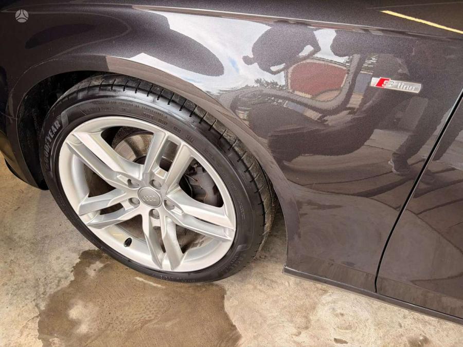 Black Audi A4 2013 in Kaunas, with an engine capacity of 1.97 L and mileage of 285 thousand km for 7499 €, photo 9 on AUTOMOTO.COM.LV