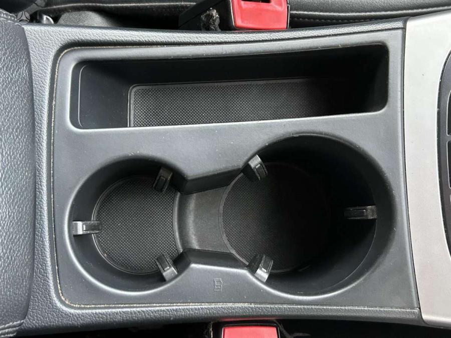 Black Audi A4 2013 in Raseiniai, with an engine capacity of 1.97 L and mileage of 295 thousand km for 7150 €, photo 19 on AUTOMOTO.COM.LV