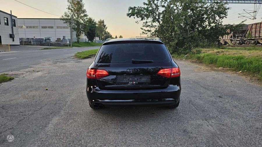Black Audi A4 2013 in Vilnius, with an engine capacity of 1.97 L and mileage of 300 thousand km for 5600 €, photo 12 on AUTOMOTO.COM.LV