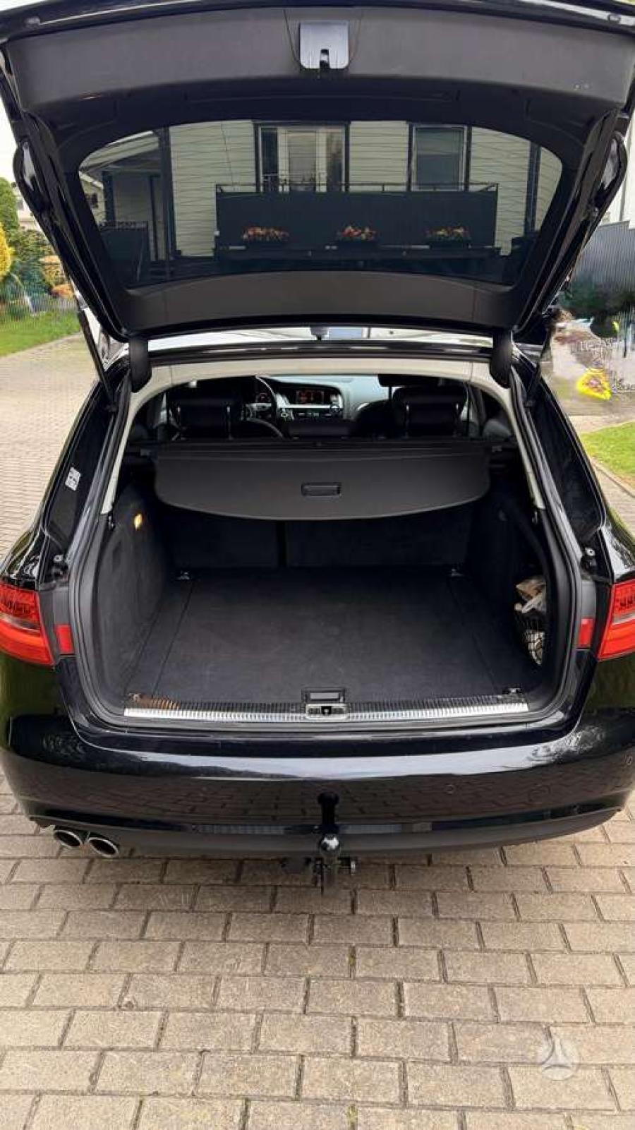 Black Audi A4 2013 in Vilnius, with an engine capacity of 1.97 L and mileage of 241 thousand km for 6900 €, photo 16 on AUTOMOTO.COM.LV