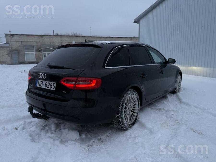 Black Audi A4 2014 in Riga, with an engine capacity of 2.00 L and mileage of 425 thousand km for 6300 €, photo 4 on AUTOMOTO.COM.LV
