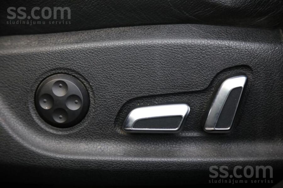 Black Audi A4 2014 in Riga, with an engine capacity of 3.00 L and mileage of 280 thousand km for 8495 €, photo 17 on AUTOMOTO.COM.LV