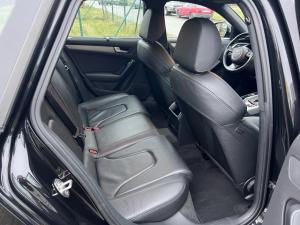 Black Audi A4 2014 in Riga, with an engine capacity of 3.00 L and mileage of 368 thousand km for 10950 €, photo 5 on AUTOMOTO.COM.LV