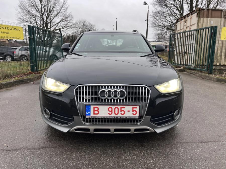 Black Audi A4 2014 in Riga, with an engine capacity of 3.00 L and mileage of 368 thousand km for 10950 €, photo 12 on AUTOMOTO.COM.LV