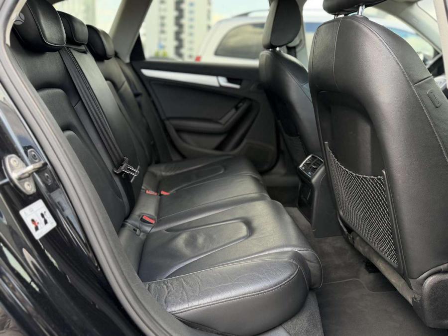 Black Audi A4 2014 in Vilnius, with an engine capacity of 2.97 L and mileage of 298 thousand km for 8999 €, photo 31 on AUTOMOTO.COM.LV