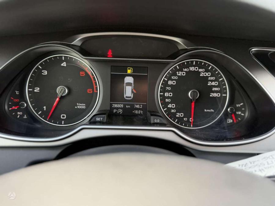 Black Audi A4 2014 in Vilnius, with an engine capacity of 2.97 L and mileage of 298 thousand km for 8999 €, photo 38 on AUTOMOTO.COM.LV