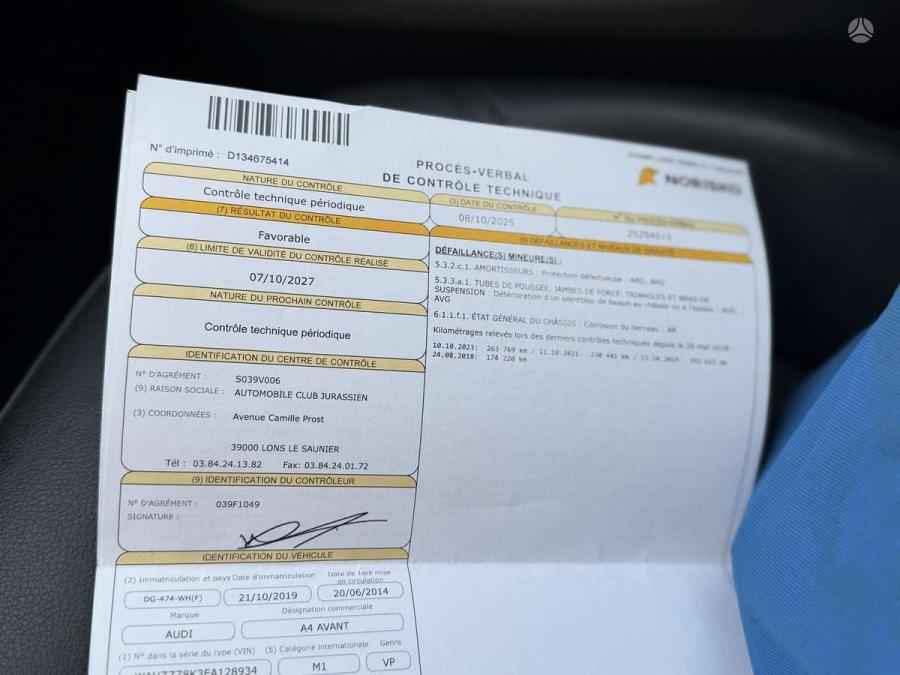 Black Audi A4 2014 in Vilnius, with an engine capacity of 2.97 L and mileage of 298 thousand km for 8999 €, photo 40 on AUTOMOTO.COM.LV