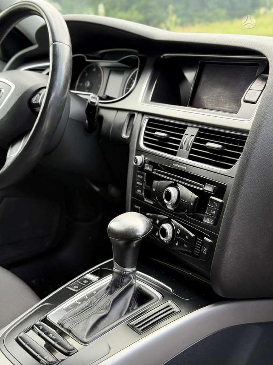 Melns Audi A4 2014 Viļņa, ar dzinēja tilpumu 2.00 L un nobraukumu 235 tūkst. km par 7500 €, foto 17 vietnē AUTOMOTO.COM.LV