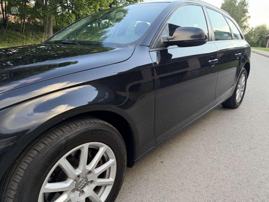 Black Audi A4 2014 in Vilnius, with an engine capacity of 2.00 L and mileage of 253 thousand km for 5000 €, photo 12 on AUTOMOTO.COM.LV