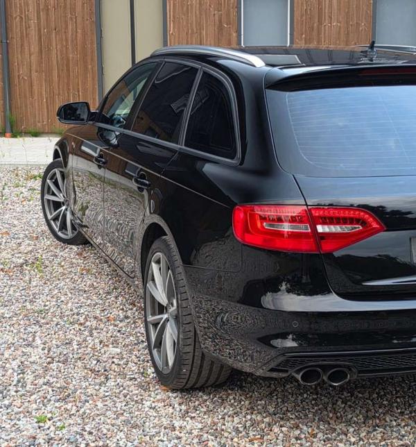 Black Audi A4 2014 in Raseiniai, with an engine capacity of 1.97 L and mileage of 261 thousand km for 7399 €, photo 8 on AUTOMOTO.COM.LV