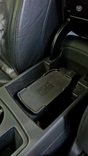 Black Audi A4 2014 in Raseiniai, with an engine capacity of 1.97 L and mileage of 261 thousand km for 7399 €, photo 24 on AUTOMOTO.COM.LV