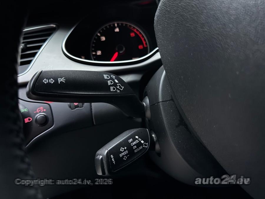 Melns Audi A4 2014 Tallina, ar dzinēja tilpumu 2.00 L un nobraukumu 314 tūkst. km par 5399 €, foto 13 vietnē AUTOMOTO.COM.LV