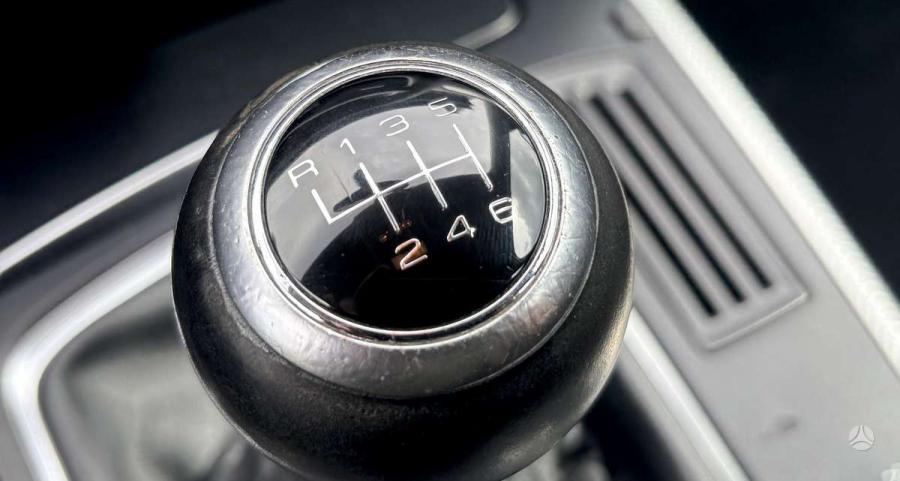 Black Audi A4 2014 in Klaipeda, with an engine capacity of 2.97 L and mileage of 266 thousand km for 7900 €, photo 31 on AUTOMOTO.COM.LV
