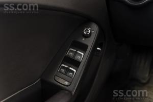 Black Audi A4 2015 in Riga, with an engine capacity of 2.00 L and mileage of 223 thousand km for 8500 €, photo 22 on AUTOMOTO.COM.LV