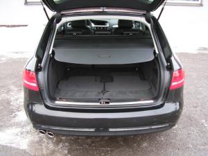 Black Audi A4 2015 in Riga, with an engine capacity of 2.00 L and mileage of 224 thousand km for 10950 €, photo 33 on AUTOMOTO.COM.LV