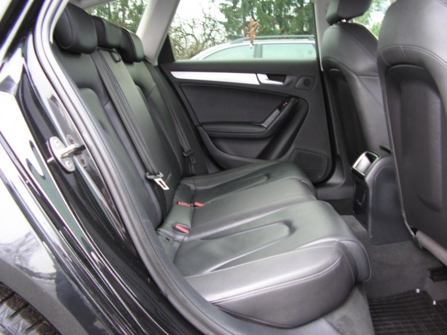 Black Audi A4 2015 in Riga, with an engine capacity of 2.00 L and mileage of 224 thousand km for 10950 €, photo 36 on AUTOMOTO.COM.LV