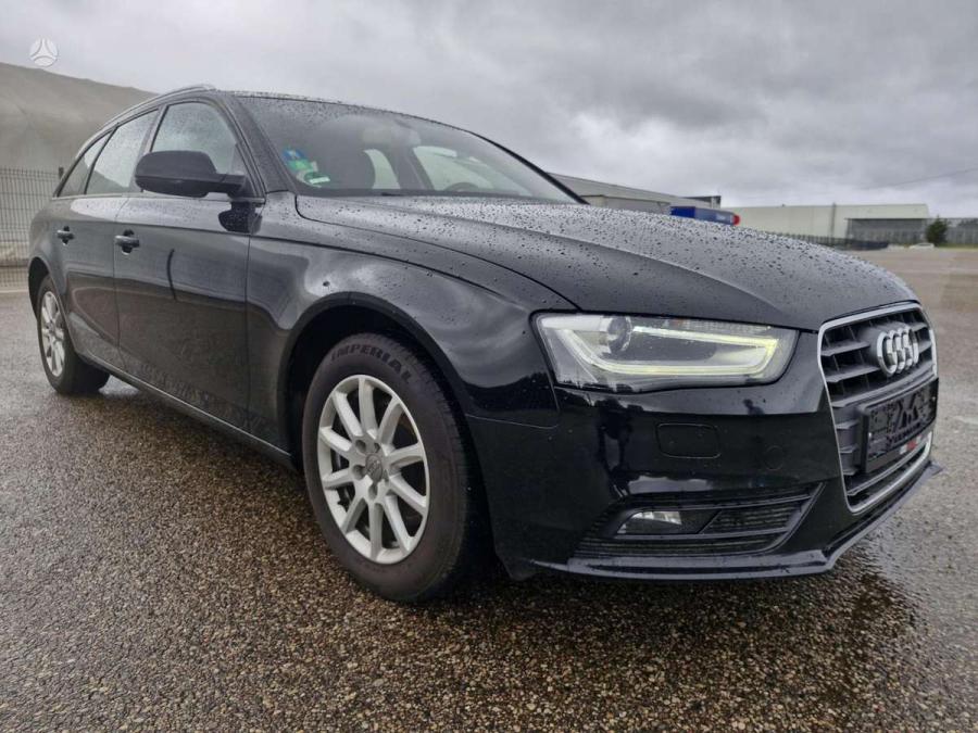 Black Audi A4 2015 in Kaunas, with an engine capacity of 2.00 L and mileage of 282 thousand km for 7450 €, photo 1 on AUTOMOTO.COM.LV