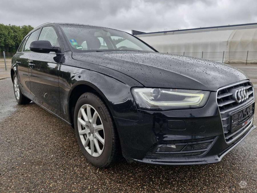 Black Audi A4 2015 in Kaunas, with an engine capacity of 2.00 L and mileage of 282 thousand km for 7450 €, photo 8 on AUTOMOTO.COM.LV