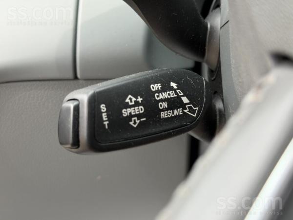 Black Audi A4 2015 in Riga, with an engine capacity of 2.00 L and mileage of 219 thousand km for 7550 €, photo 6 on AUTOMOTO.COM.LV